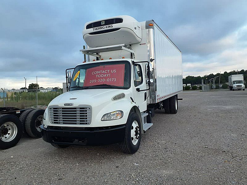 2020 Freightliner M2 106 For Sale | 26' Box | #884423