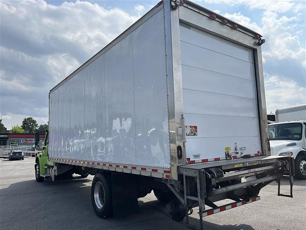 2019 Freightliner M2 106 For Sale | 24' Box | #877626