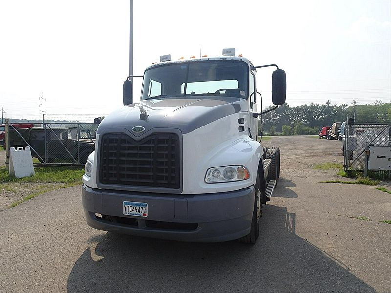 2005 Mack Pinnacle CXN613 For Sale | Day Cab | # 7N017758