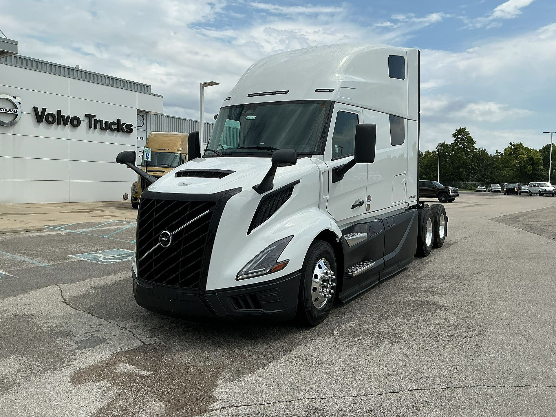 2026 Volvo VNL 860 For Sale | 77" Sleeper | #V710731