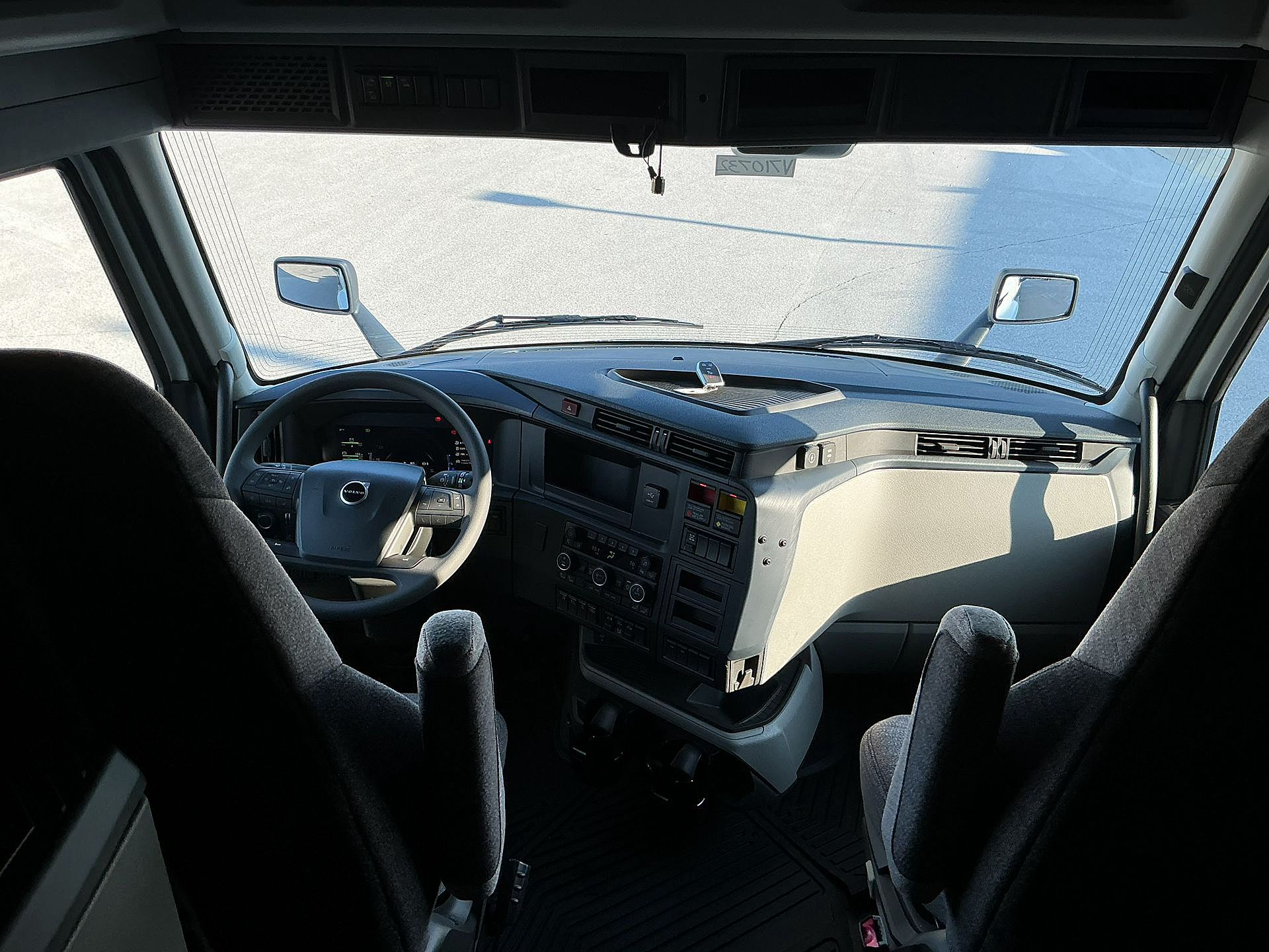 2026 Volvo VNL 860 For Sale | 77" Sleeper | #V710731