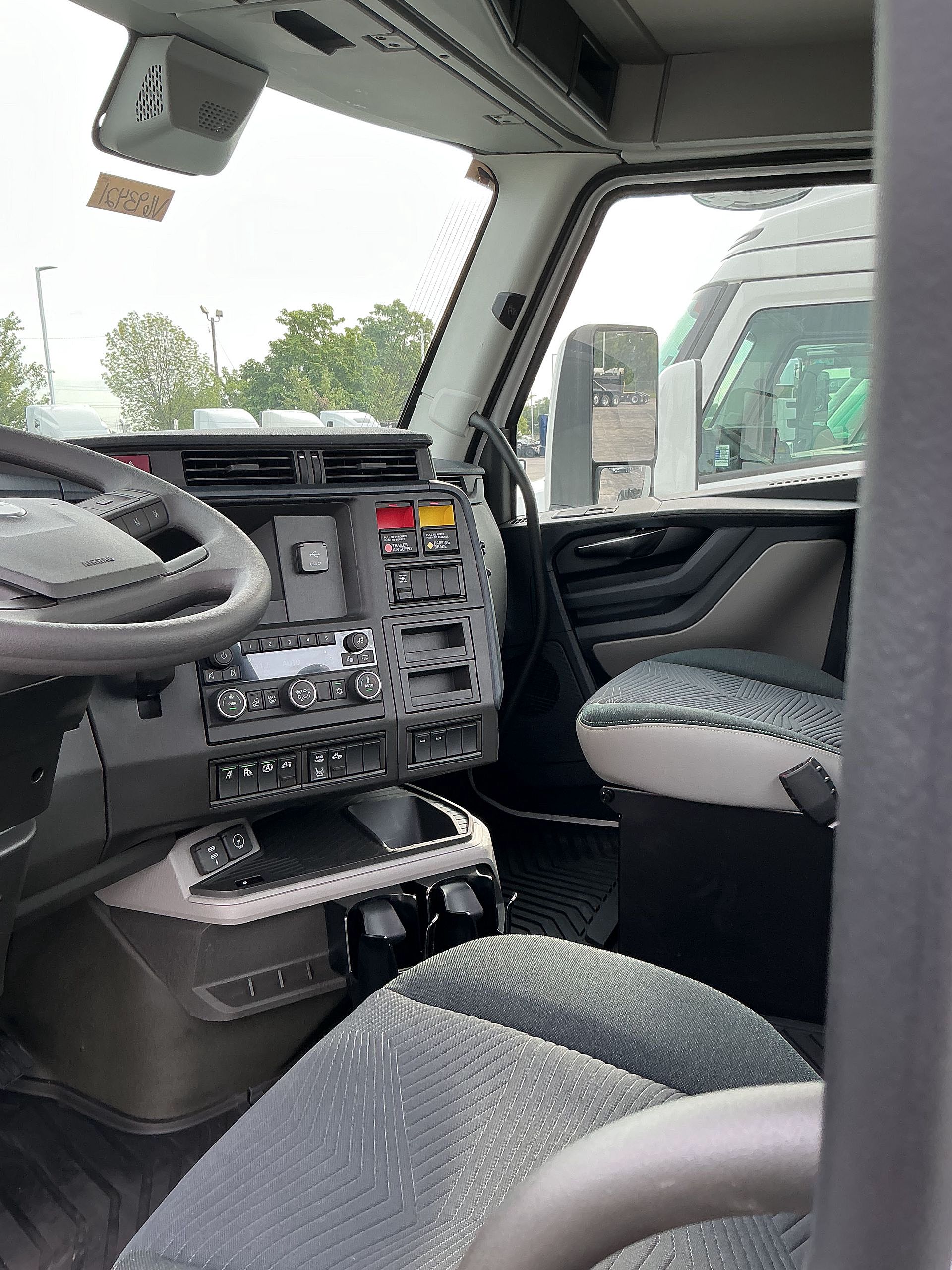 2025 Volvo VNL For Sale | Day Cab | #V693423