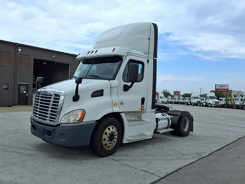 2025 Freightliner Cascadia Day Cabs For Sale | 1000+ Available