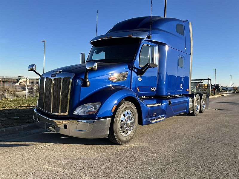 Used Peterbilt Sleeper Trucks (MX 500-550 HP Engines) For Sale