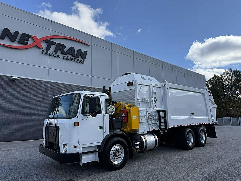 AUT XPEDITOR Automated Side Loaders For Sale (New & Used)
