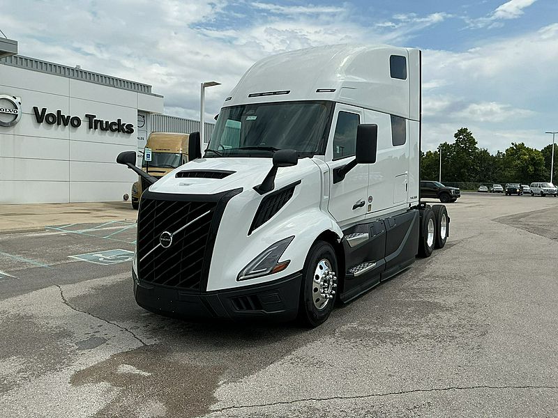 2026 Volvo VNL 860 For Sale | 77" Sleeper | #V710738