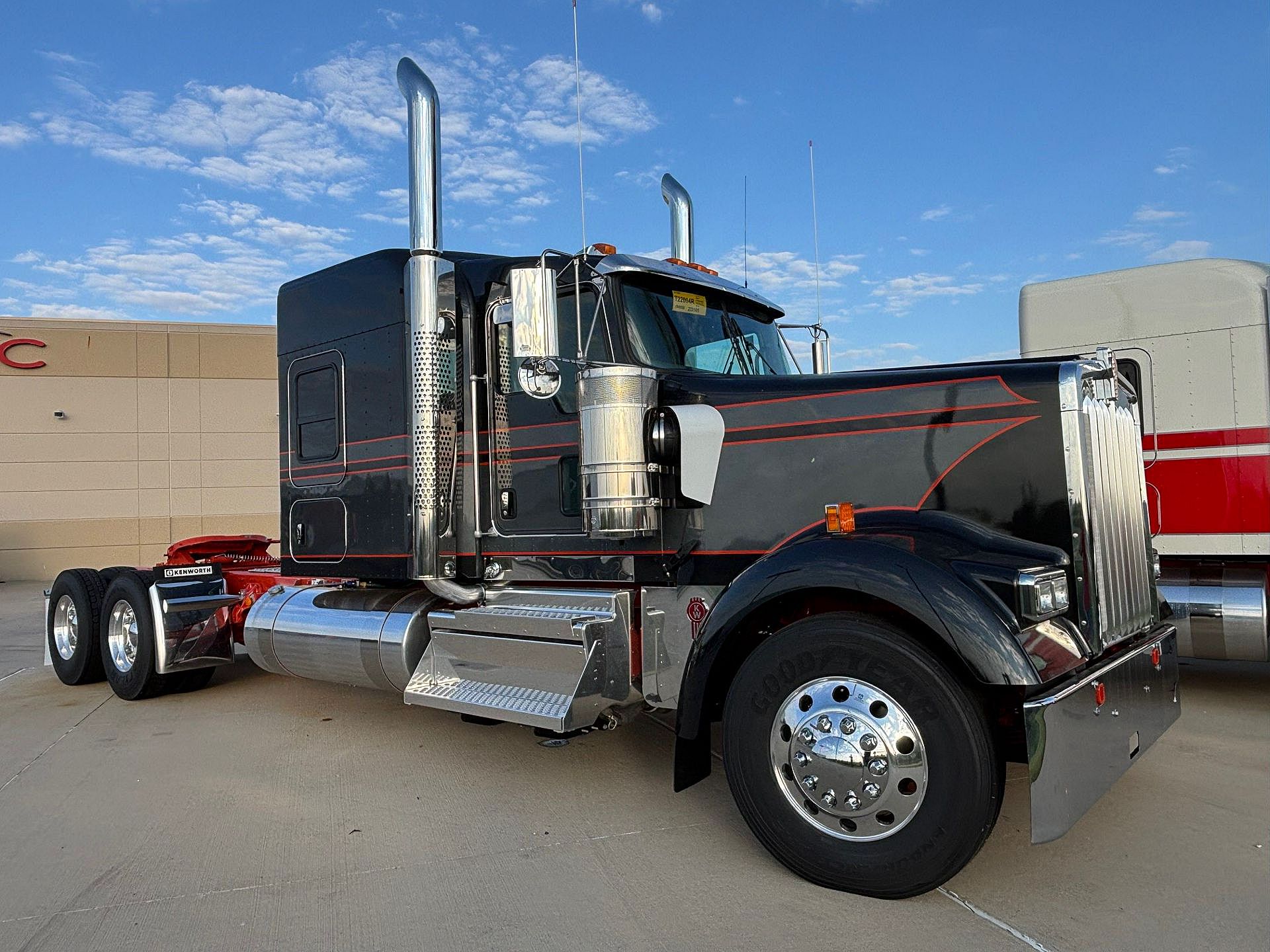 2026 Kenworth W900L For Sale | 72" Sleeper | #0610692