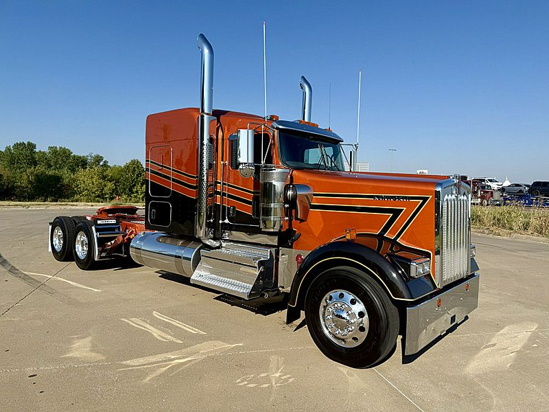2026 Kenworth W900L For Sale | 72" Sleeper | #0610465