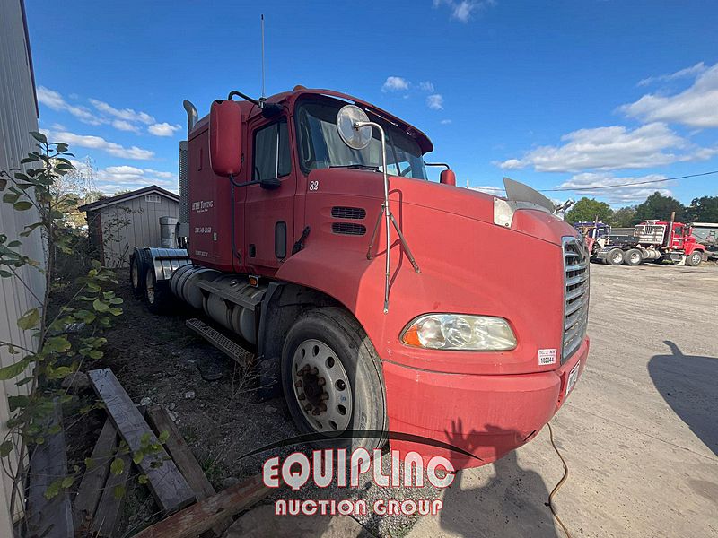 2001 Mack Pinnacle CX613 For Sale | 46" Sleeper | #CJJ011448