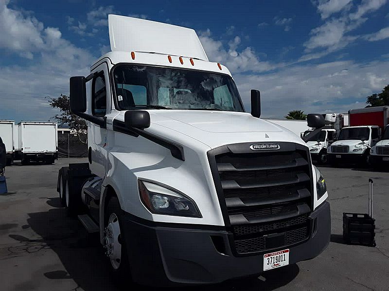 2019 Freightliner CASCADIA For Sale | Day Cab | #586018