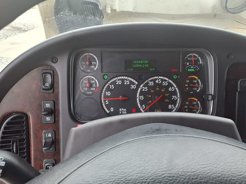 2019 Freightliner M2 106 For Sale | 26' Box | #807628