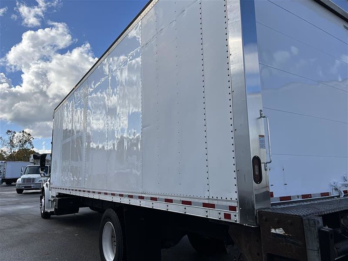 2018 Freightliner M2 106 For Sale | 26' Box | #221484