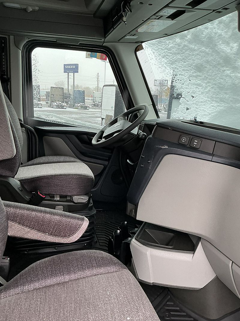 2026 Volvo VNL 860 For Sale | Day Cab | #V710744