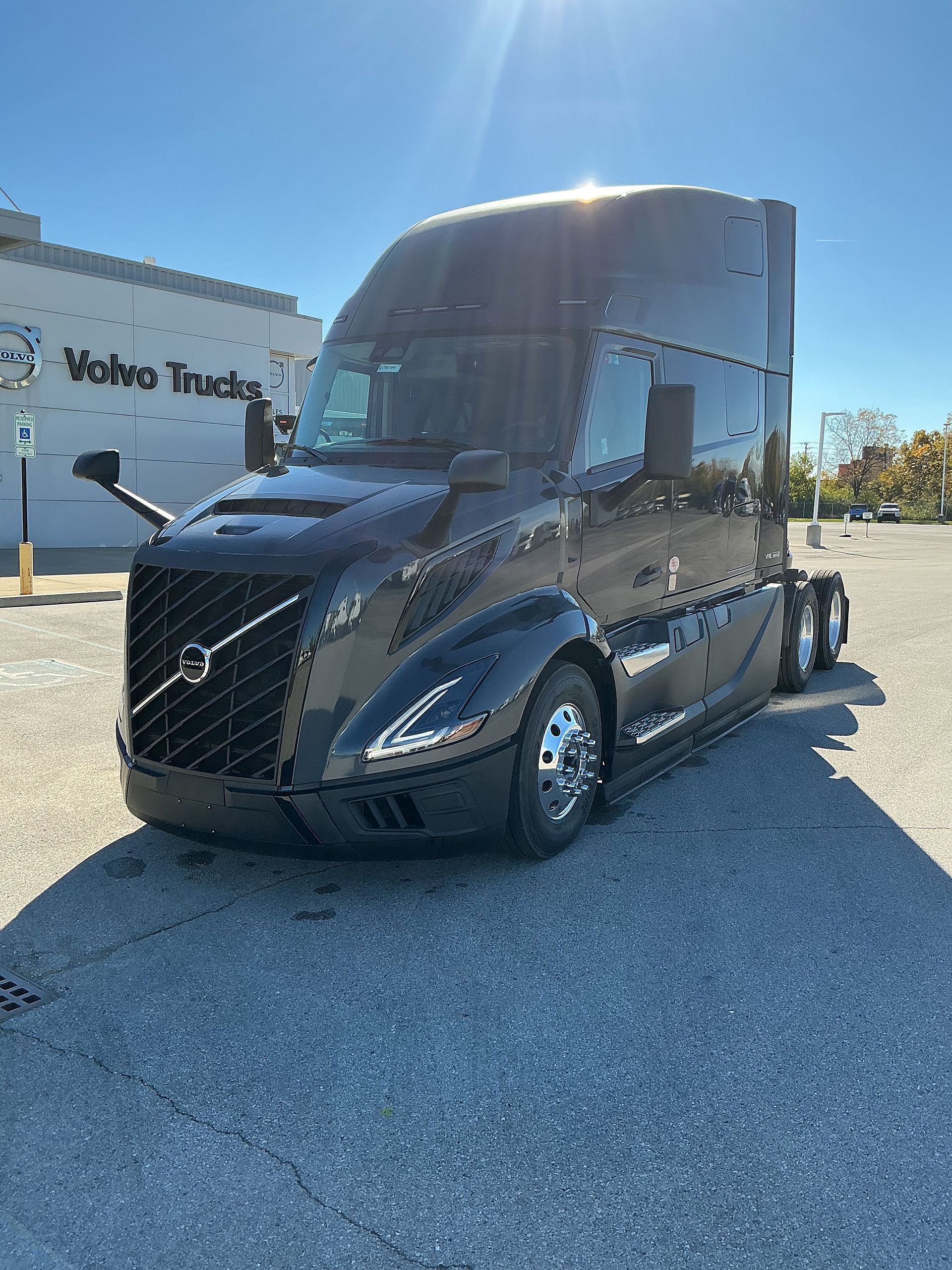 2026 Volvo VNL 860 For Sale | Day Cab | #V710744