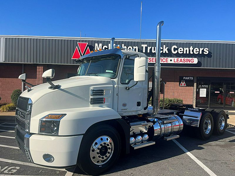 2026 Mack Anthem AN64T M742 For Sale | Daycab Sleeper | #M055389