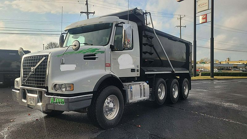 Used Volvo VHD64B300 Dump Trucks For Sale