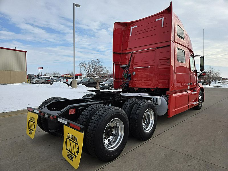 2021 Volvo VNL 860 For Sale | 77" Sleeper | #0616078