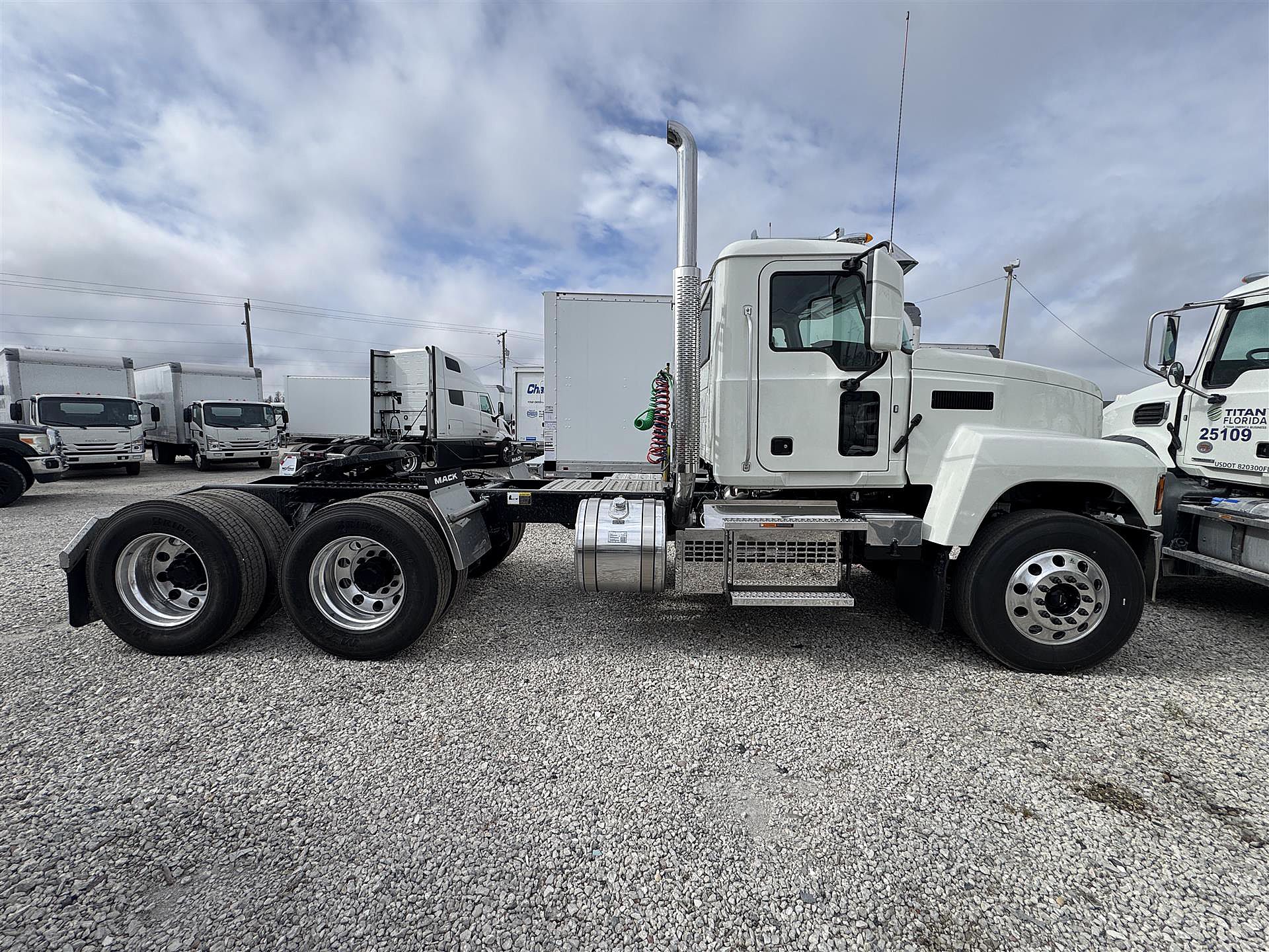 2027 Mack Pinnacle PI64T For Sale | Day Cab | #03PI021032