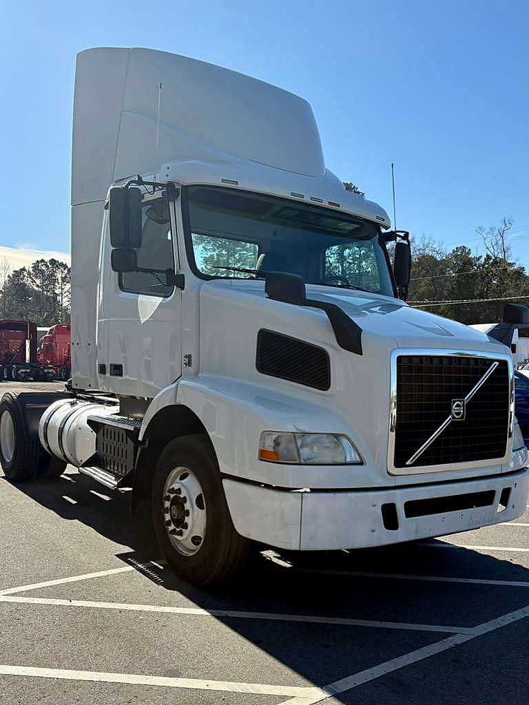 2017 Volvo VNM SINGLE AXLE DAY CAB For Sale | Day Cab | #AJM984746