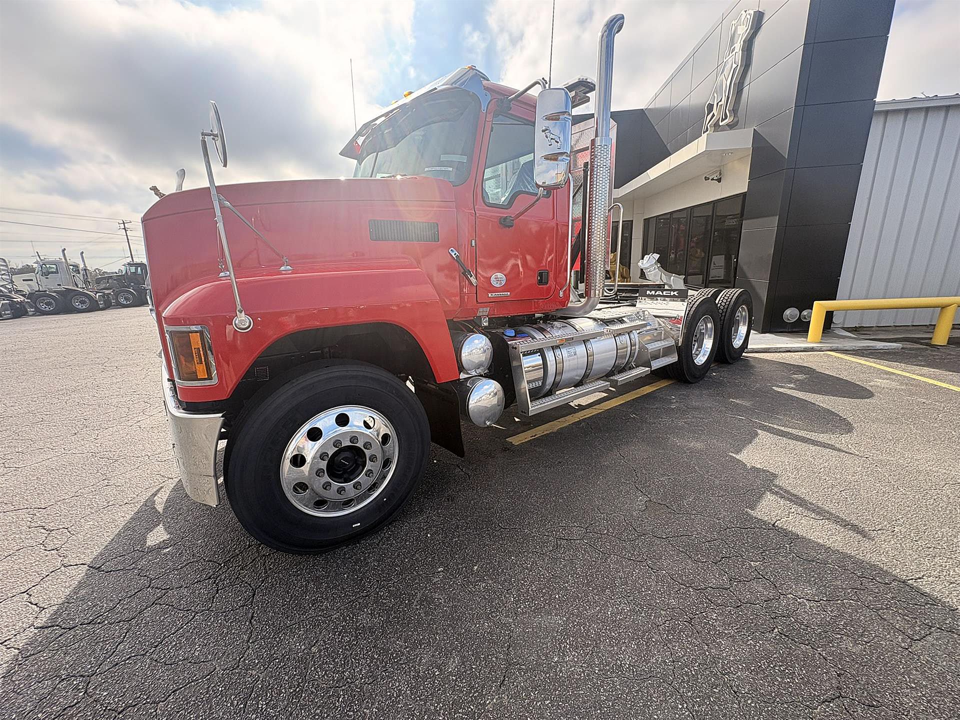 2026 Mack Pinnacle PI64T For Sale | Day Cab | #13PI019785