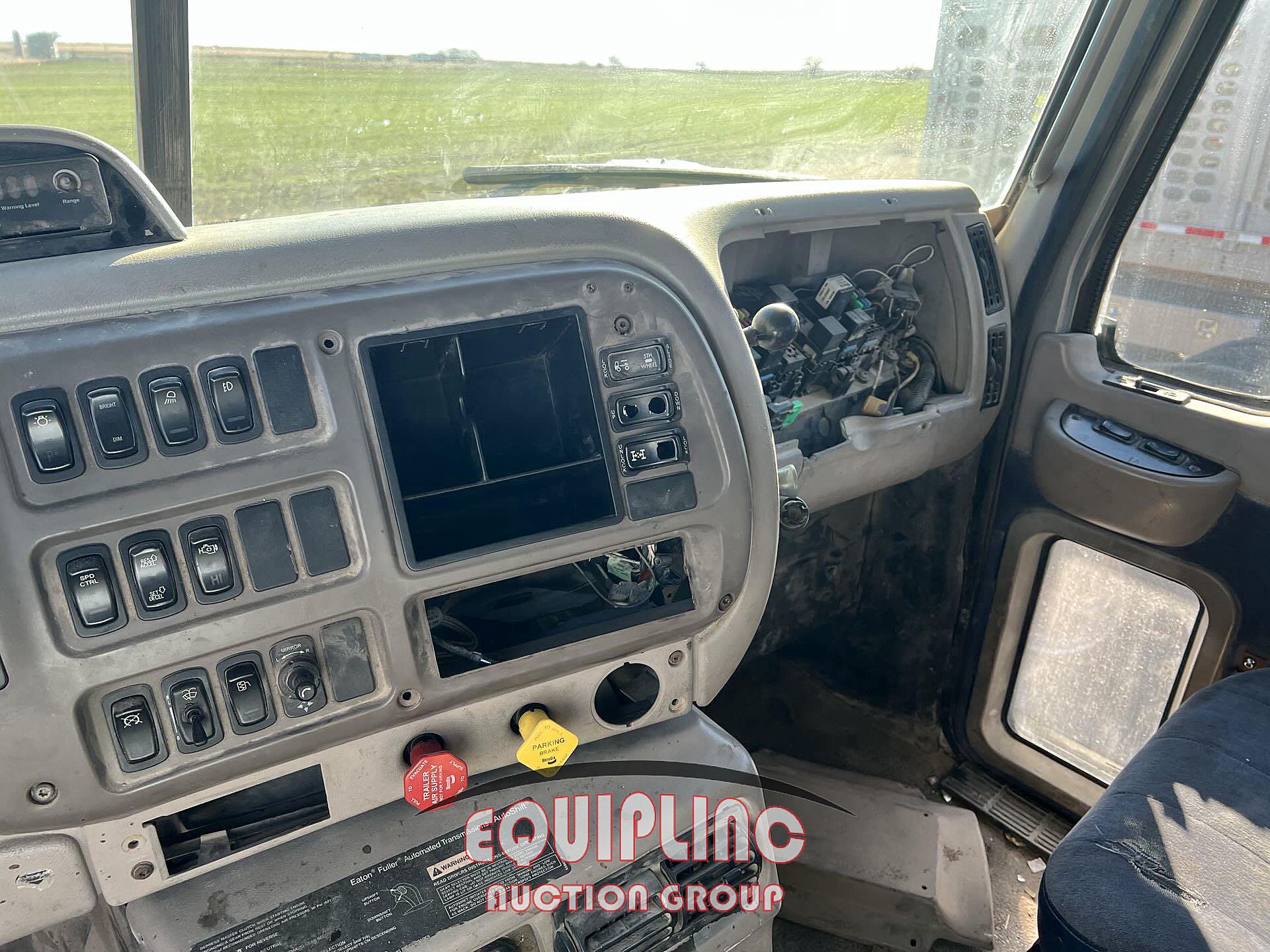2005 Mack Pinnacle CXN613 For Sale | Day Cab | # 23P001