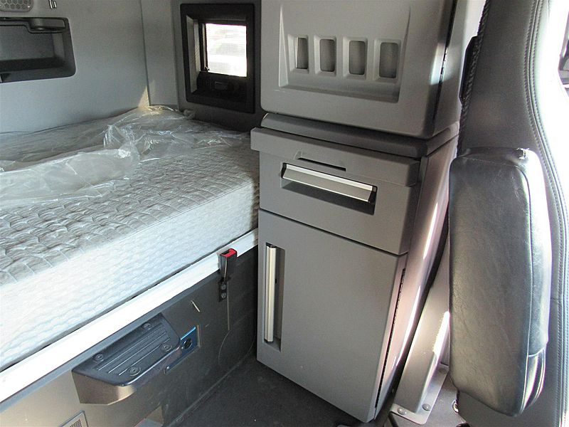 2018 Mack ANTHEM 64T 70 INCH SLEEPER For Sale | 70" Sleeper | # 258374