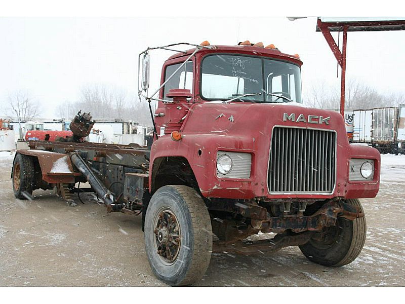 1985 Mack DM685S (For Sale) | Cab & Chassis | #9698