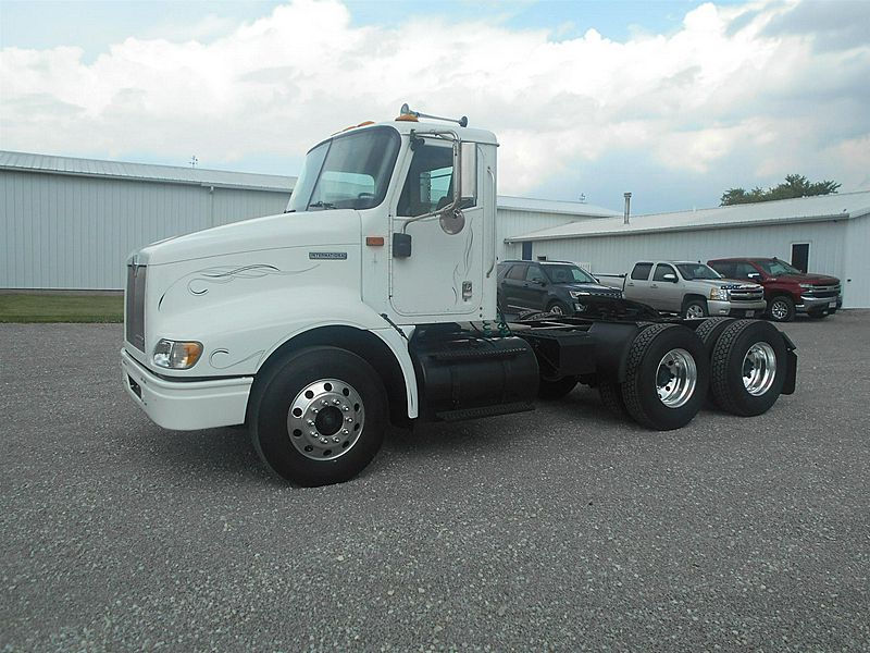2001 International 9100i (For Sale) | Non Sleeper | #4179