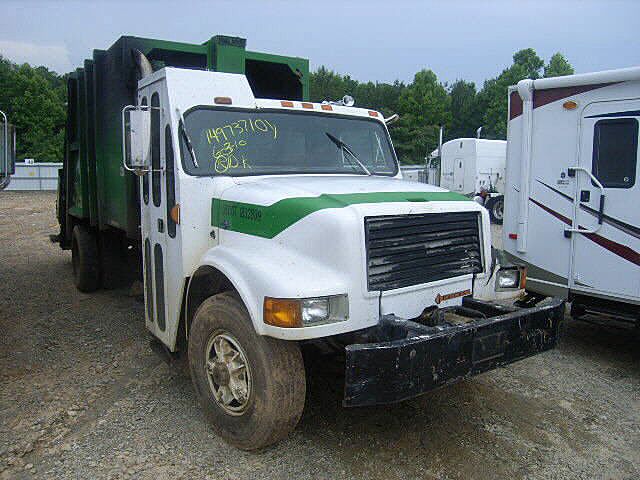 1992 International 4000 Series (For Sale) | Rear Loader | #D904