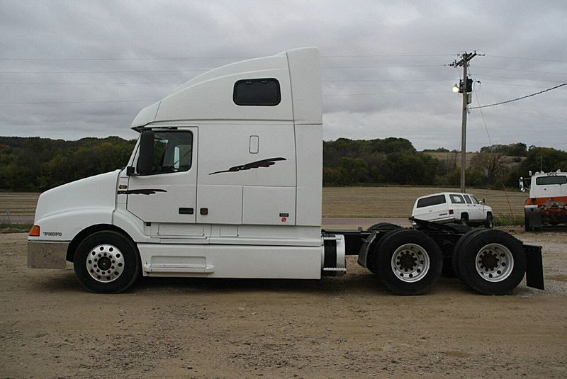 2001 Volvo VNL64T For Sale | Semi Truck | #G212