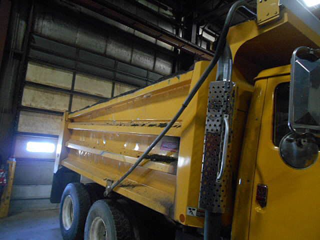 2000 Henderson Chief Granite Gravel Box (For Sale) | Gravel Box | #8081