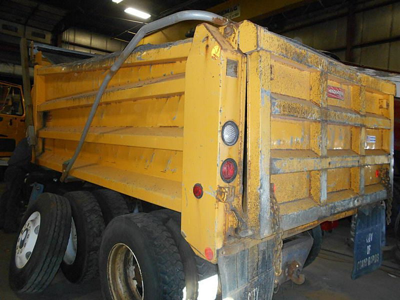 2000 Henderson Chief Granite Gravel Box (For Sale) | Gravel Box | #8081