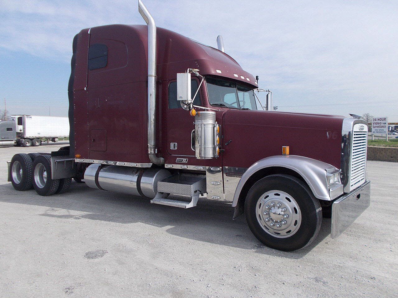 2001 Freightliner Classic XL For Sale | 84" Sleeper | #XXXGA542