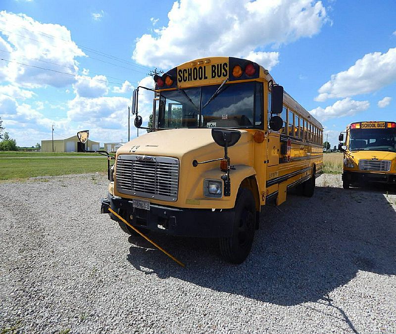 2005 Freightliner THOMAS (For Sale) | LIFT | #S1152
